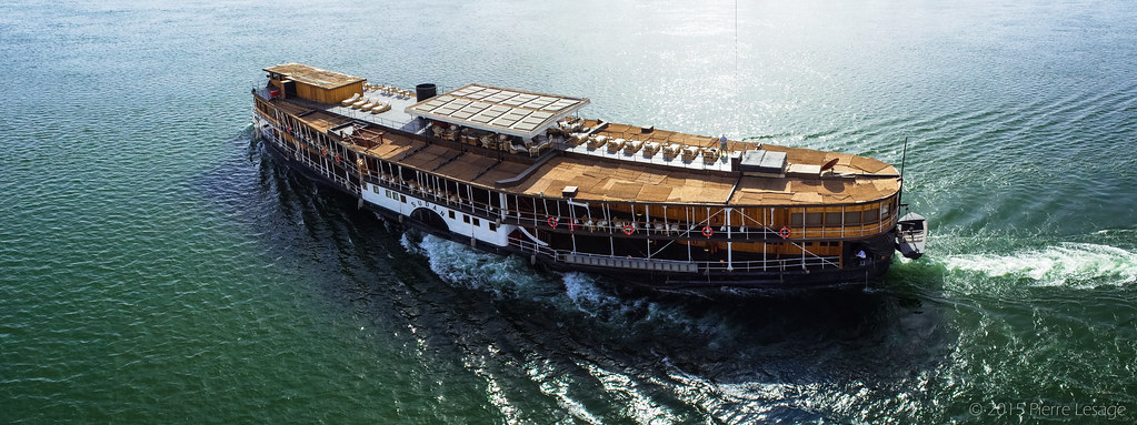 Navigare tra Storia e Letteratura: Il Lussuoso Battello Karnak e la ...